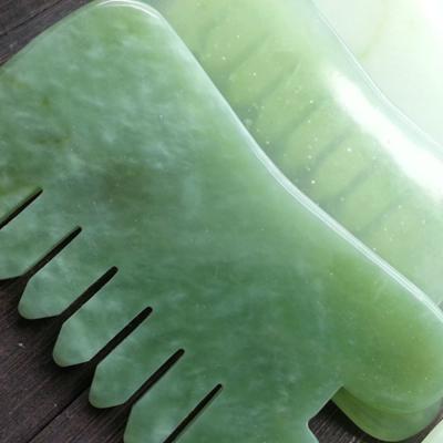 Chine Peigne à cheveux portatif Abarke pierre de jade naturelle Gua Sha Massage du visage Peigne à cheveux avec six dents Massageur de tête à vendre