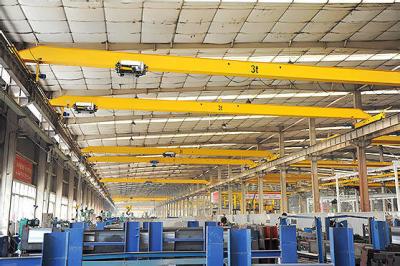 Cina Q235 5 Ton Industrial Overhead Cranes Single Girder LDA Type for factory in vendita