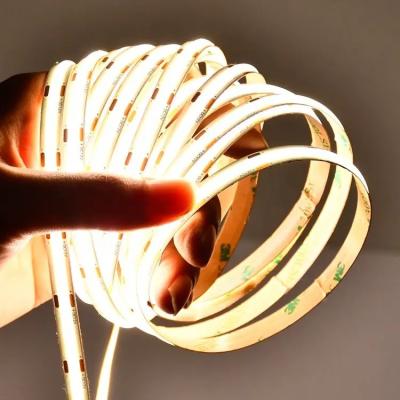 Cina 10w/m 560leds/m Smart COB LED Strip W WW 2700K 6000K FPC CHIP RESISTOR per l'illuminazione in vendita