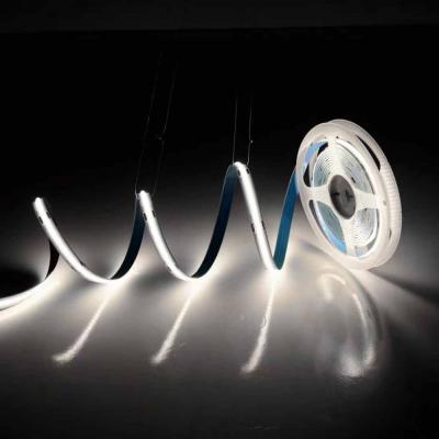 Cina Risparmio energetico IP20 COB LED Strip Light 8mm PCB 300 chip per metro con 800lm Flux luminoso in vendita