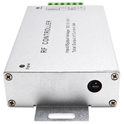 China Dc Input Port Rgb Led Controller Controlled By 24Key Remote Control Unit for sale