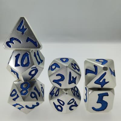 Cina Tiny Dice Set For Dungeon And Dragon Metal Gaming Dice Manual Polyhedral in vendita