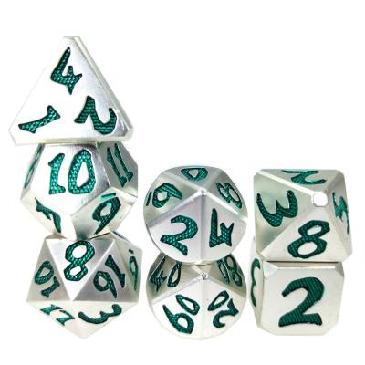 Cina Odorless Sharp Nontoxic Black Color Manual Grinding Polyhedral Green Silver in vendita