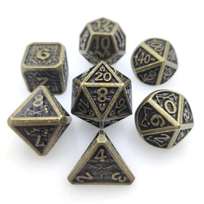 Cina Pokemon Wear Resistant Metal RPG Dice Sharp Practical Tabletop Gaming Polyhedral Black Dice in vendita