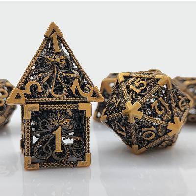 Cina Octopus Hollow Metal Multi Face Dice Set Budemen Dungeon And Dragon DND in vendita