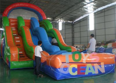 Cina I bambini parcheggiano il grande acquascivolo gonfiabile su ordinazione variopinto, ventilatore 110~230V in vendita