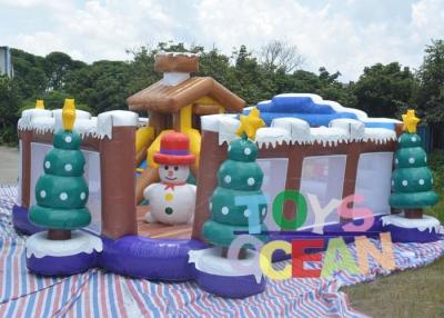 中国 8 x 8mの大きいクリスマスの膨脹可能な運動場の膨脹可能なスノーマンの弾力がある城 販売のため