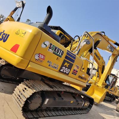 China Excavadora usada KOMATSU PC200-8 com 2 toneladas de peso operacional e motor importado à venda
