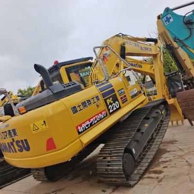 Cina Escavatore Komatsu PC220-8 usato con 22 tonnellate di peso operativo e scarpe da corsa di seconda mano in vendita