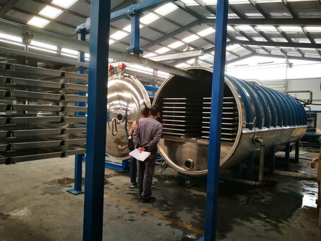 customer operating of freeze drying equipment
