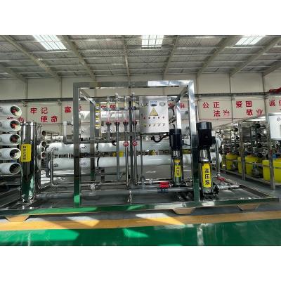 China Sistema de purificação de água 5T RO com controlo automático e recipiente de aço inoxidável/FRP à venda