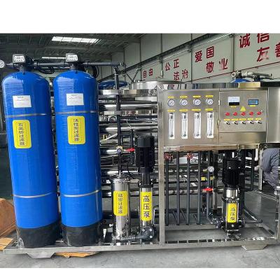 China Máquinas de tratamento de água 2T RO Sistema de purificação de água para instalação de osmose reversa à venda