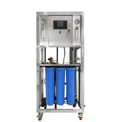 China 300 kg Equipamento de filtragem de água de sistema RO de osmose reversa para pequenas casas à venda