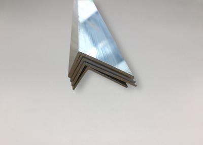 Chine L'extrusion en aluminium de finition résistant à l'acide de moulin, saupoudrent l'angle en aluminium enduit à vendre