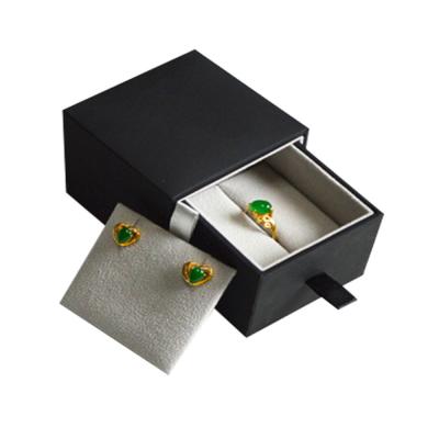China Karton Zwarte Document de Vakjes CMYK van de Juwelengift Druk Ring Earring Velvet Insert Te koop