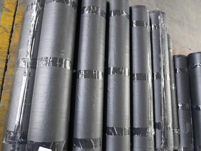 Chine Membrane d'étanchéité auto-adhésive en polymère pour toitures de bâtiments industriels avec haute résistance à la traction et grand allongement à vendre