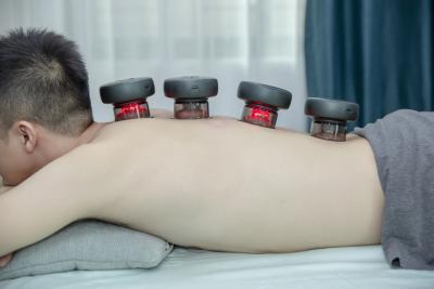 Κίνα Ηλεκτρικό Κύπελλο Hijama για Άνδρες Γυναίκες Τύπος-C Τρόπος ρεύματος Ευφυής Moxibustion Κόκκινο φως προς πώληση