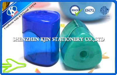 Cina Temperamatite di plastica dei bambini, temperamatite verde del triangolo della radura in vendita