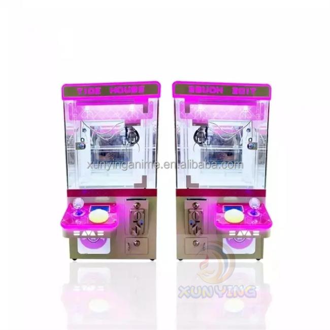 XunYing Mini Claw Machine close-up
