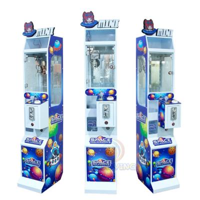 Cina Amusement Game Center Mini Candy Claw Machine con Bill Acceptor Metal Acrylic Plastic in vendita