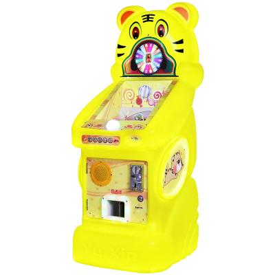 Cina Cadea Twisting Egg Arcade Grabber Machine Doll Catcher Per Amusement Game Center in vendita