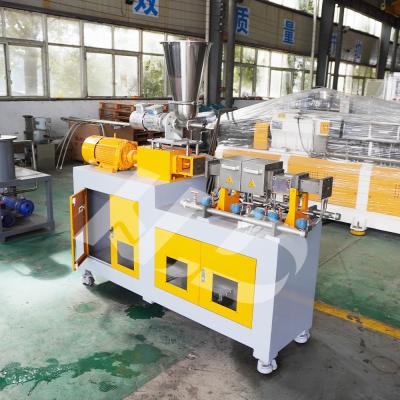 China 20 twin-screw extrusion plastic pellet machine filled with modified masterbatch for sale