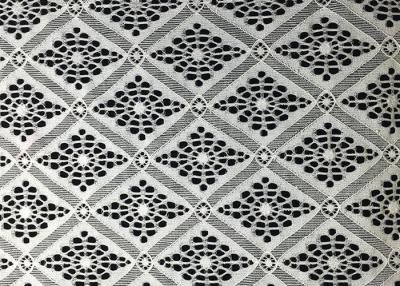 Cina Damond bianco ha modellato il rotolo incantevole del tessuto del pizzo del poliestere/tessuto floreale del pizzo in vendita