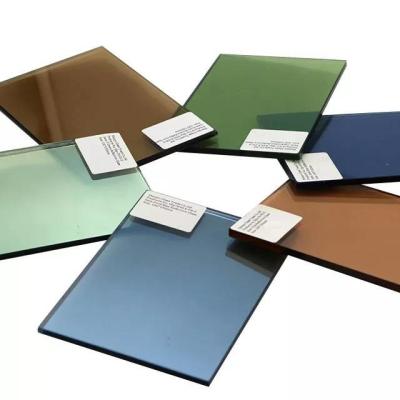 Κίνα εργοστάσιο παραγωγής υαλοπίνακα 3mm 8mm 10mm 12mm διαυγές απόχρωμα bule χάλκινο πράσινο γκρι ανακλαστικό γυαλί προς πώληση
