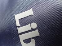 중국 의복/수건을 위한 모자 스크린 인쇄 물과 내유성 상표 판매용