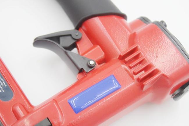 Durable Quality 22 Gauge Fine Crown Air Pneumatic Staple Gun (RED) Air Stapler 7116