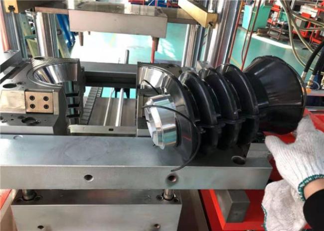 4000KN Horizontal Injection Machine For Heavy Industry Fast Material Feeding System 0