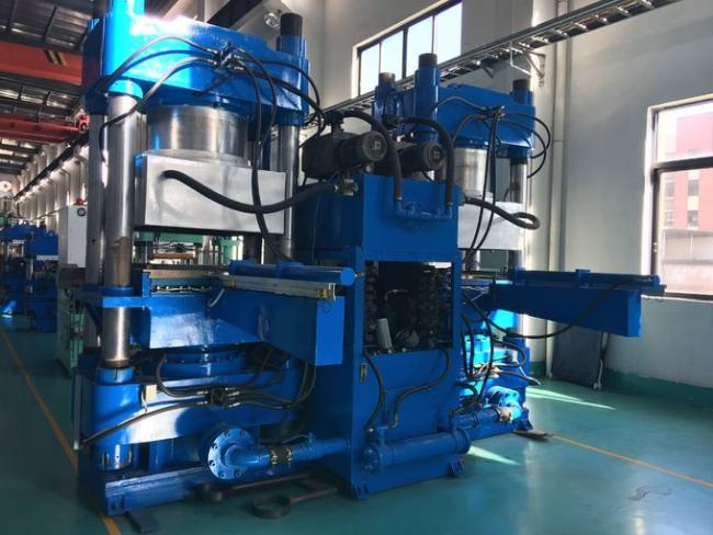 4Rt Layer Mold Vacuum Compression MoldingDouble Station Design L3360 * W2970 * H2850mm 1