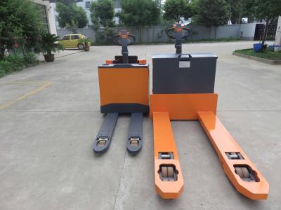 Cina Un supporto da 5 tonnellate sul camion di pallet elettrico, attrezzatura di movimentazione del pallet a pile in vendita