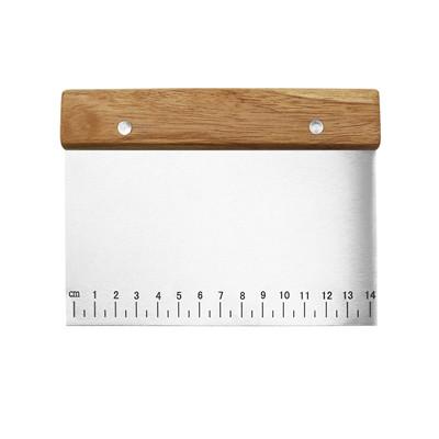 China Stainless Steel Dough Bench Scraper With Wooden Handle And Measuring Scales à venda