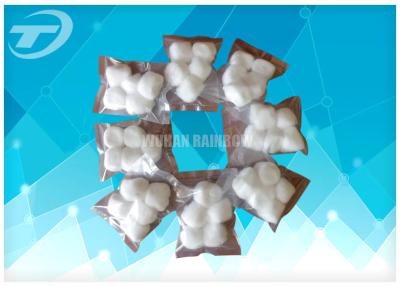 Cina Batuffoli di cotone sterili puri di 100% per colore & bianco di uso medico 0.5g in vendita