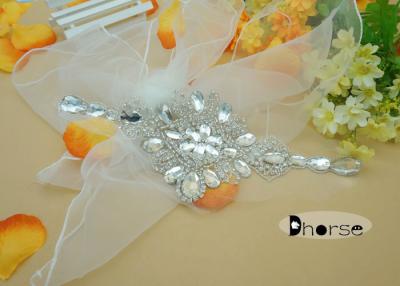 China Costurar no Applique perlado cristal de rocha de Bling Bling com parte traseira da malha para o vestido de casamento à venda