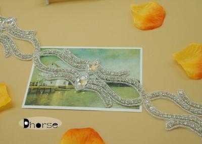 China Projete o ferro na guarnição perlada de Bling Bling cristal de rocha decorativo para o vestido de casamento à venda