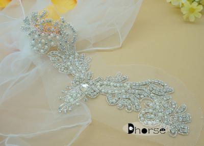 Cina Cristallo di rocca in rilievo Apploique della scollatura dell'argento fatto a mano per il vestito da sposa in vendita