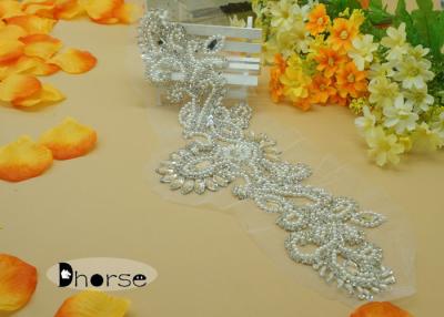 China Costurar no Applique nupcial do cristal de rocha com a pérola para o vestido de casamento à venda