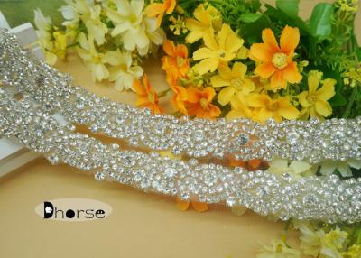 China Guarnição nupcial do cristal de rocha frisado feito sob encomenda da prata para o vestido de casamento à venda