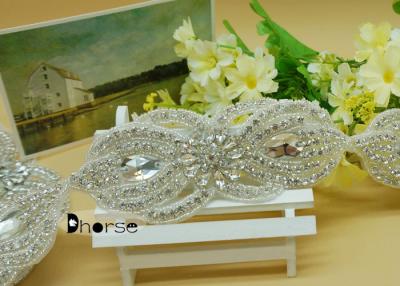 Cina Disposizione in rilievo di applique del cristallo di rocca del più nuovo argento di progettazione per il vestito da sposa in vendita