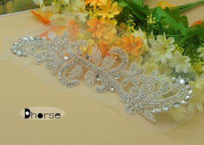 Cina La progettazione del fiore di Bling Bling cuce sull'applique del cristallo di rocca per i vestiti in vendita