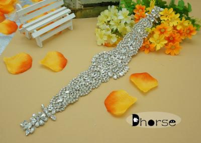 China Applique nupcial do cristal de rocha feito sob encomenda do grânulo da pérola para a correia da faixa do vestido à venda