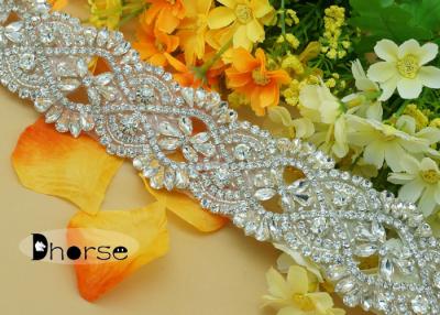 Cina Disposizione in rilievo del cristallo di rocca di cristallo fatto a mano della perla per il vestito da sposa in vendita