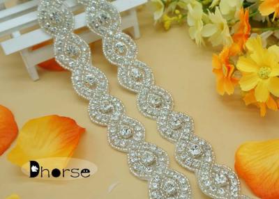 Cina Ferro sulla disposizione in rilievo del cristallo di rocca decorativo di Bling Bling per il vestito da sposa in vendita
