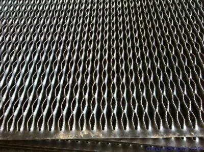 Cina Anti scivolo del passaggio pedonale stridente perforato di sicurezza di piastra metallica con il foro di bocca del coccodrillo in vendita