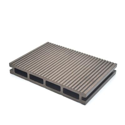 Cina Coestrusione di pavimenti in plastica Piastrelle composite per pavimenti Coestrusione standard ISO UE in vendita