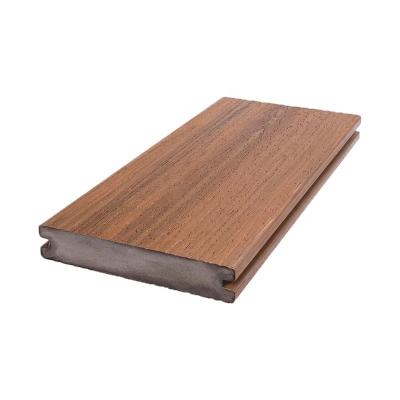 Cina 2023 Design PVC Decking impermeabile legno artificiale di plastica pavimento esterno lungomare in vendita