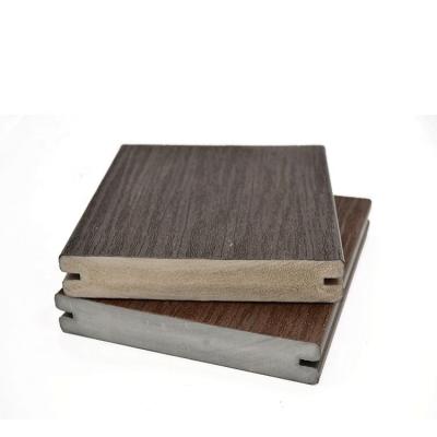 Cina 4m di lunghezza Tessitura in legno opzionale PVC composito/WPC pavimento da balcone per esterni in vendita