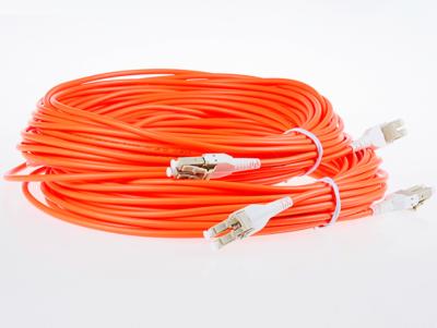 China MM Multimodo Simplex Fibra Óptica con cordón de parche WAN para la transmisión de datos en venta